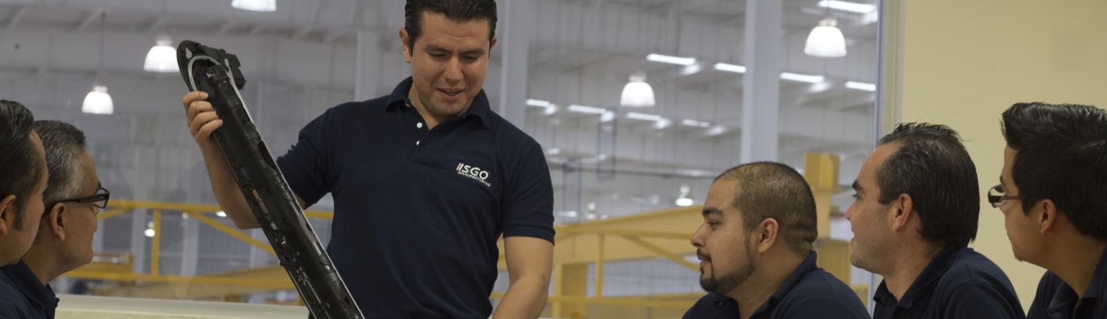 Contáctanos y Conéctate con la Innovación en Tecnología Global